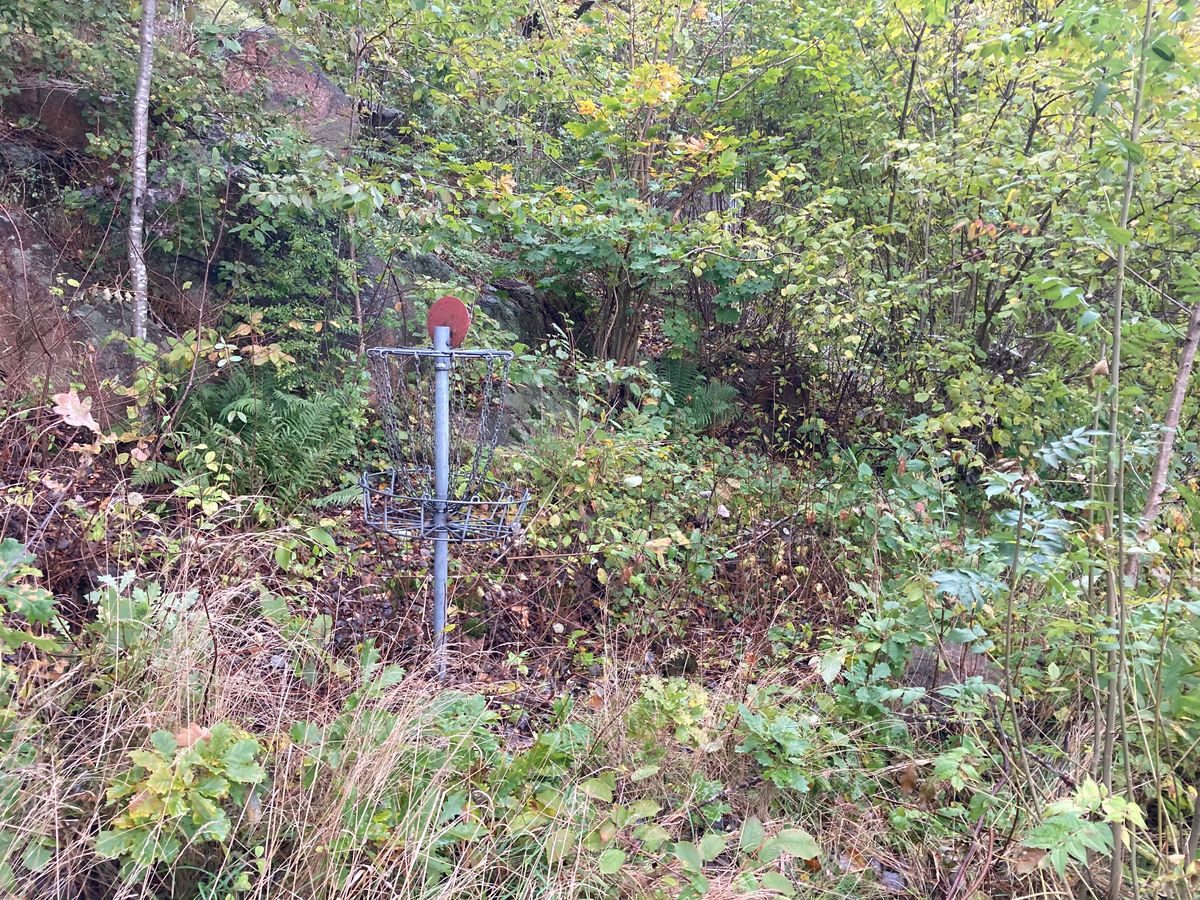 Backa Röd Frisbeegolf - Hisings Backa, Sweden | UDisc Disc Golf Course ...